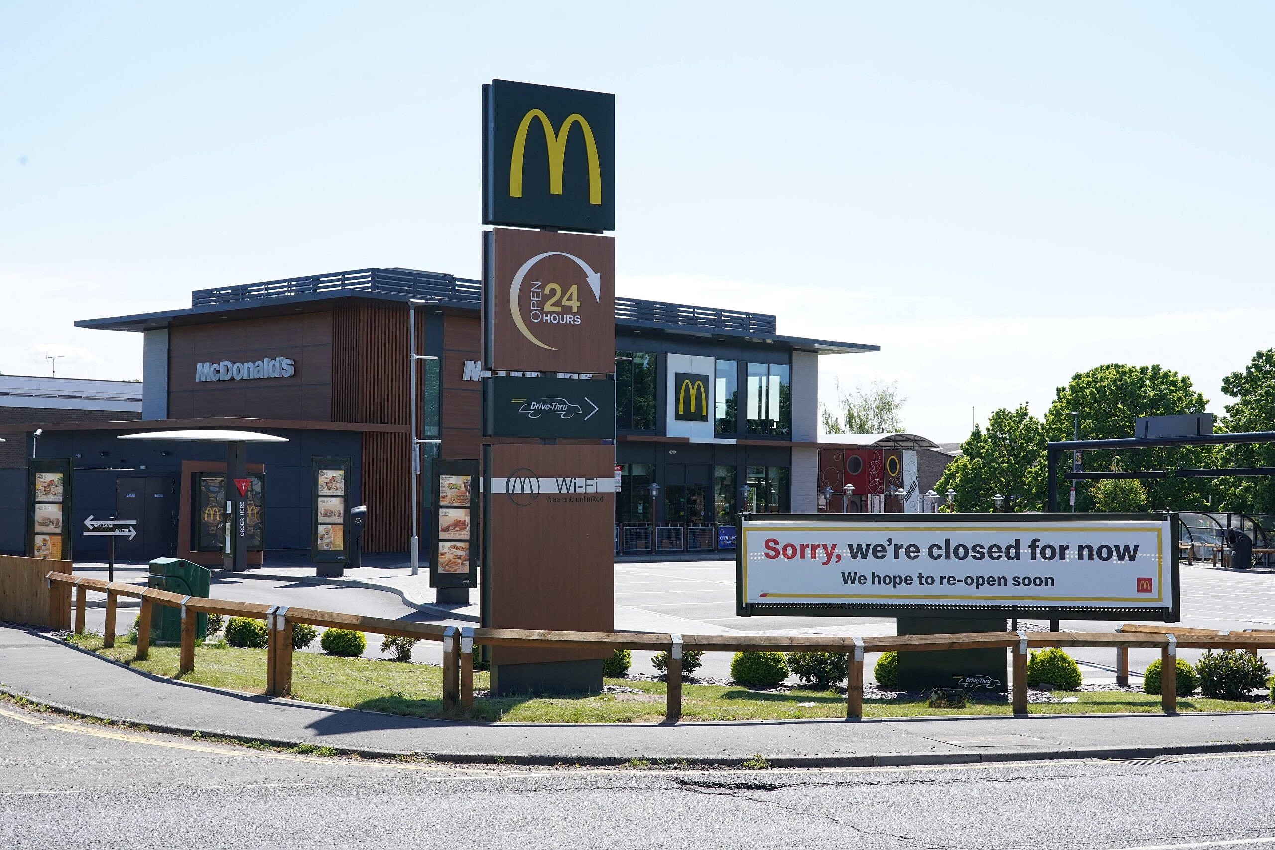 Man Attempts To Deep-Fry Wife's Co-Workers Head At McDonald's