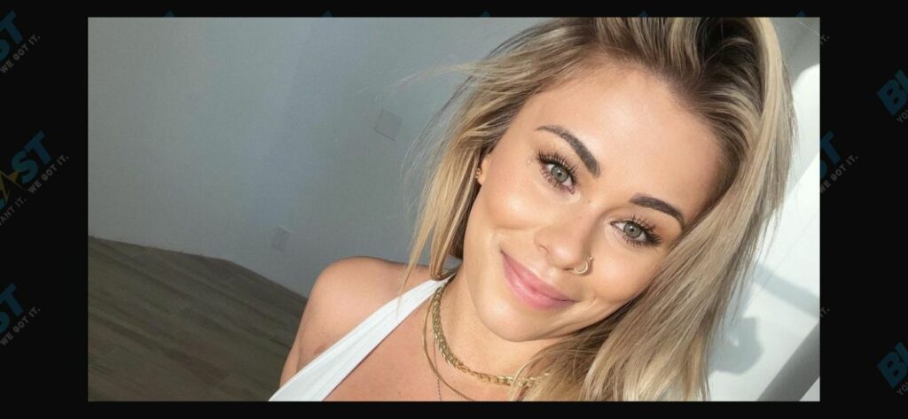 Paige VanZant Shows Off Booty In Thong: 'High Risk High Reward'