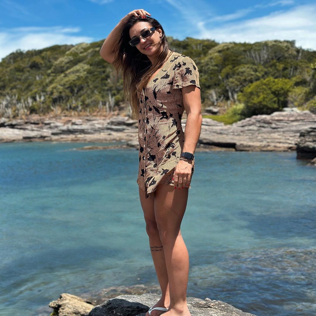 UFC Fighter Amanda Ribas Shows Off Legs While On Vacation