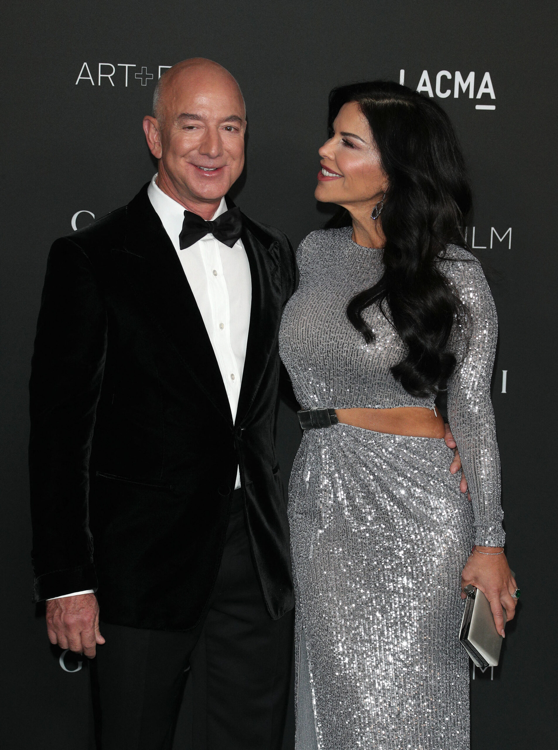 Jeff Bezos's Fiancée Lauren Sanchez Trolled Over Outfit Choice