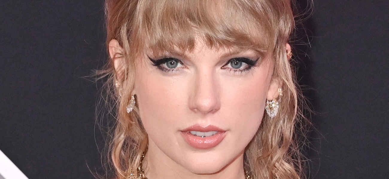 Taylor Swift Paddle-Boarding In Skimpy Bikini 'Looks Really Good'