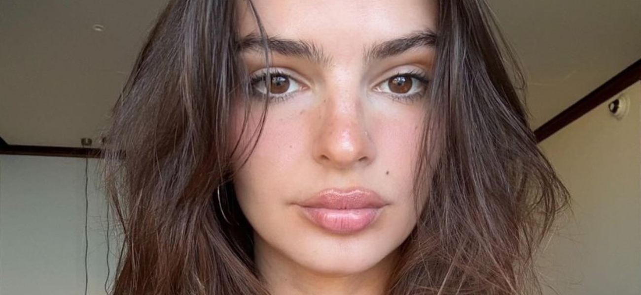 Emily Ratajkowski 'Miserable' In Shirtless Look That Doesn't 'Fit'