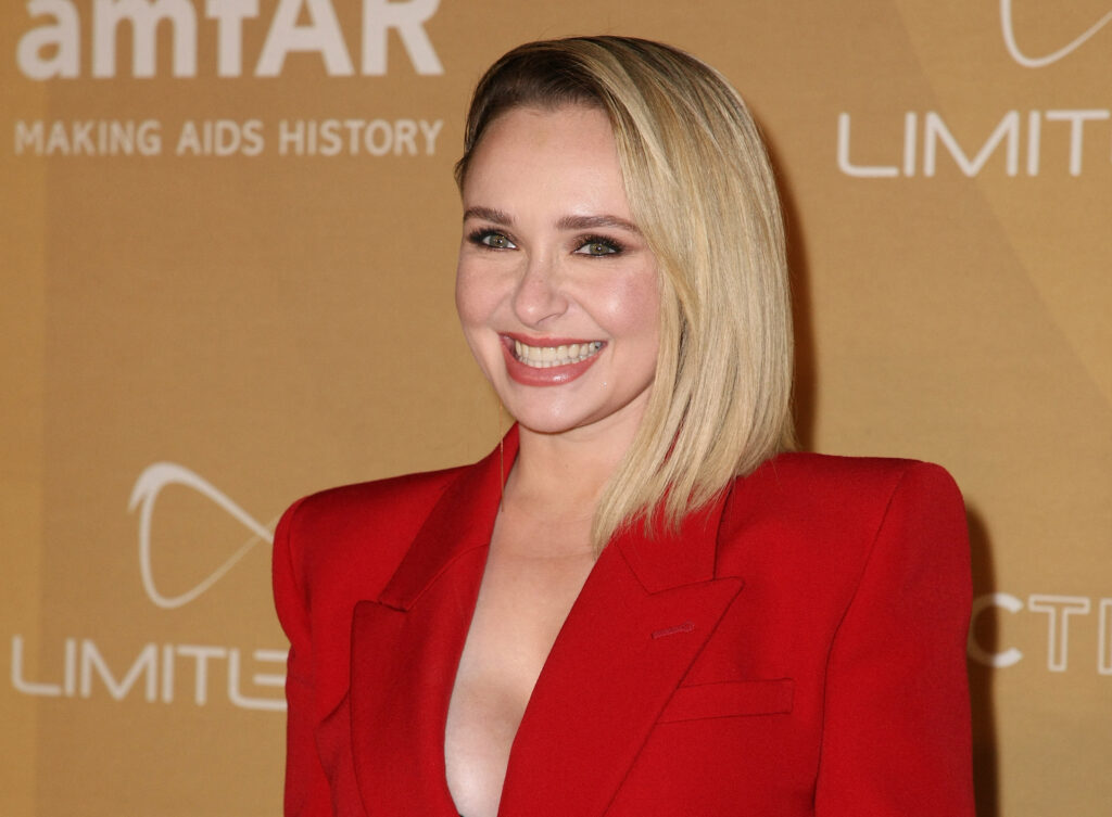 Hayden Panettiere Shows Off Hair Makeover After Bleach Damage