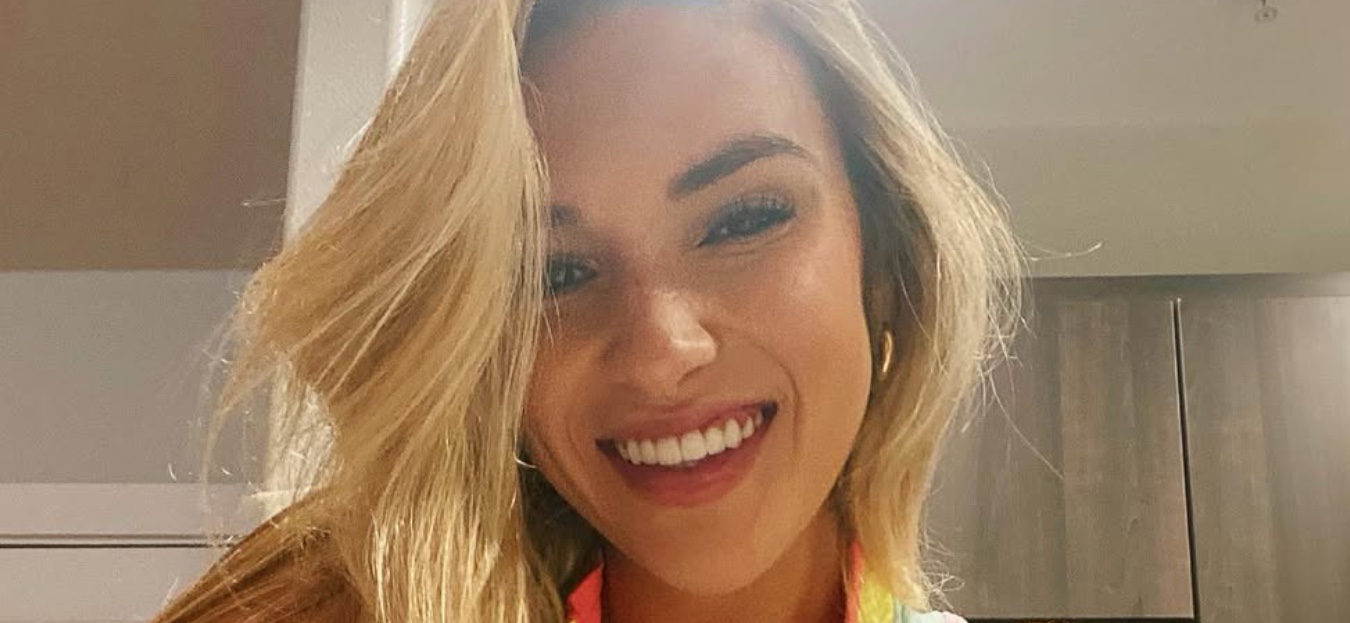 Kayla Simmons Shakes Up Instagram With New Bold Bikini Photos