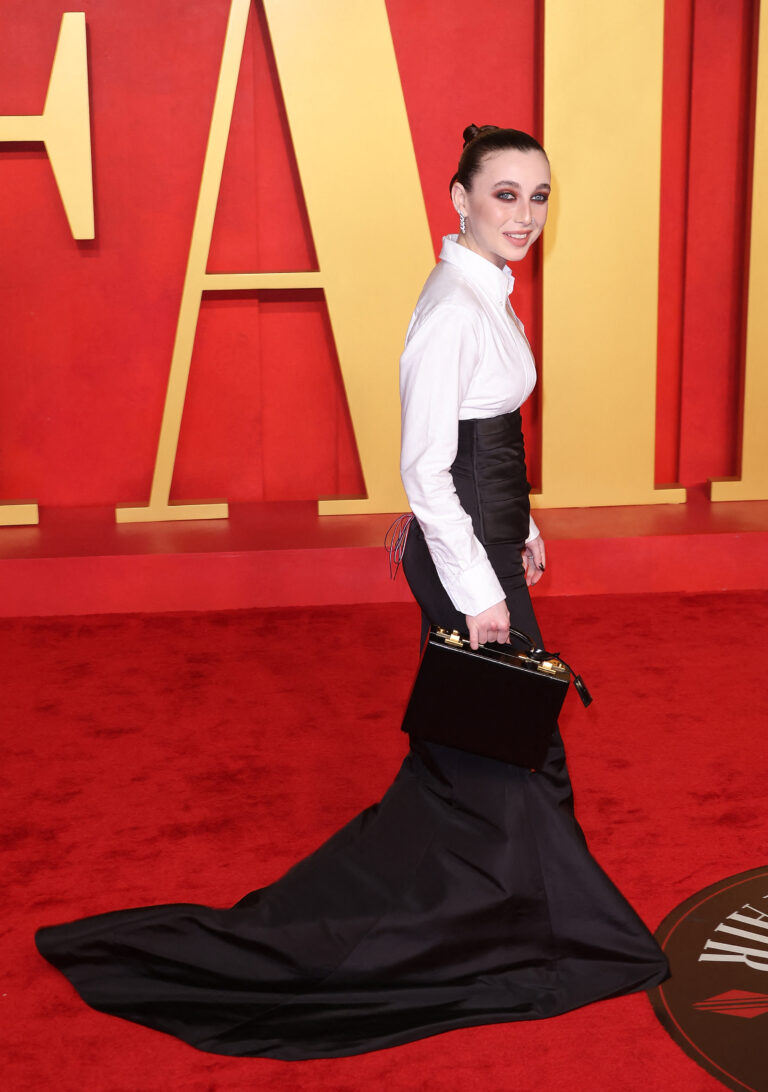 Emma Chamberlain 'Ate It Up' At 2026 Met Gala
