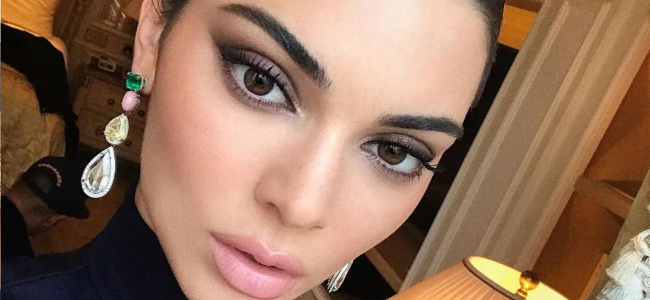 Kendall Jenner Sets The Poolside On Fire In Scorching Bikini Shot