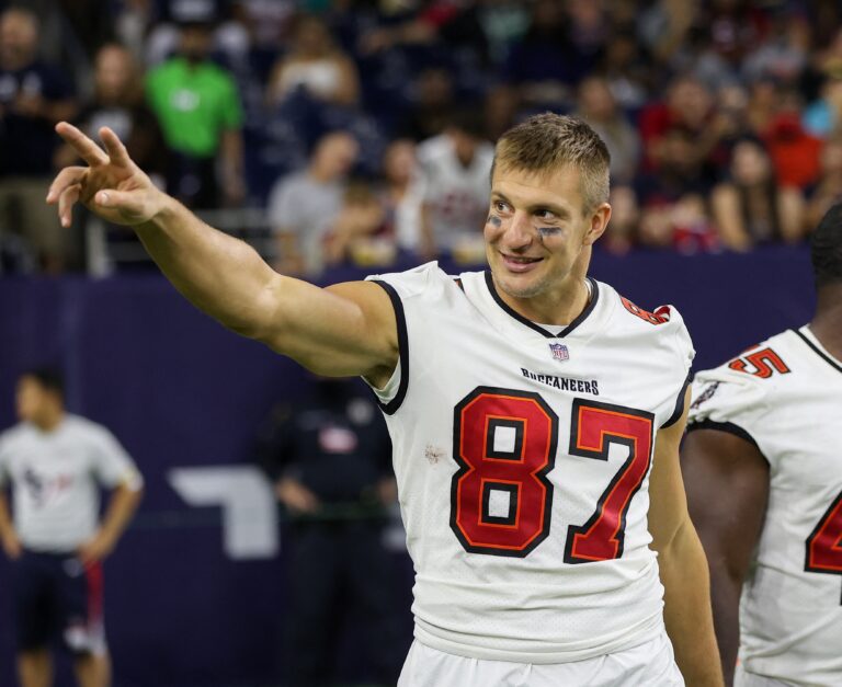 NFL Legend Rob Gronkowski Makes Big Football Career Move