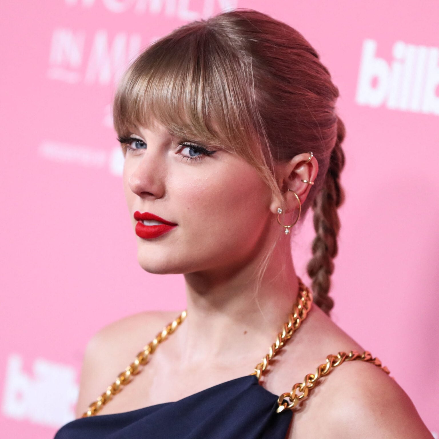 Taylor Swift and Kylie Kelce ‘Not Super Close’ Behind The Scenes ...