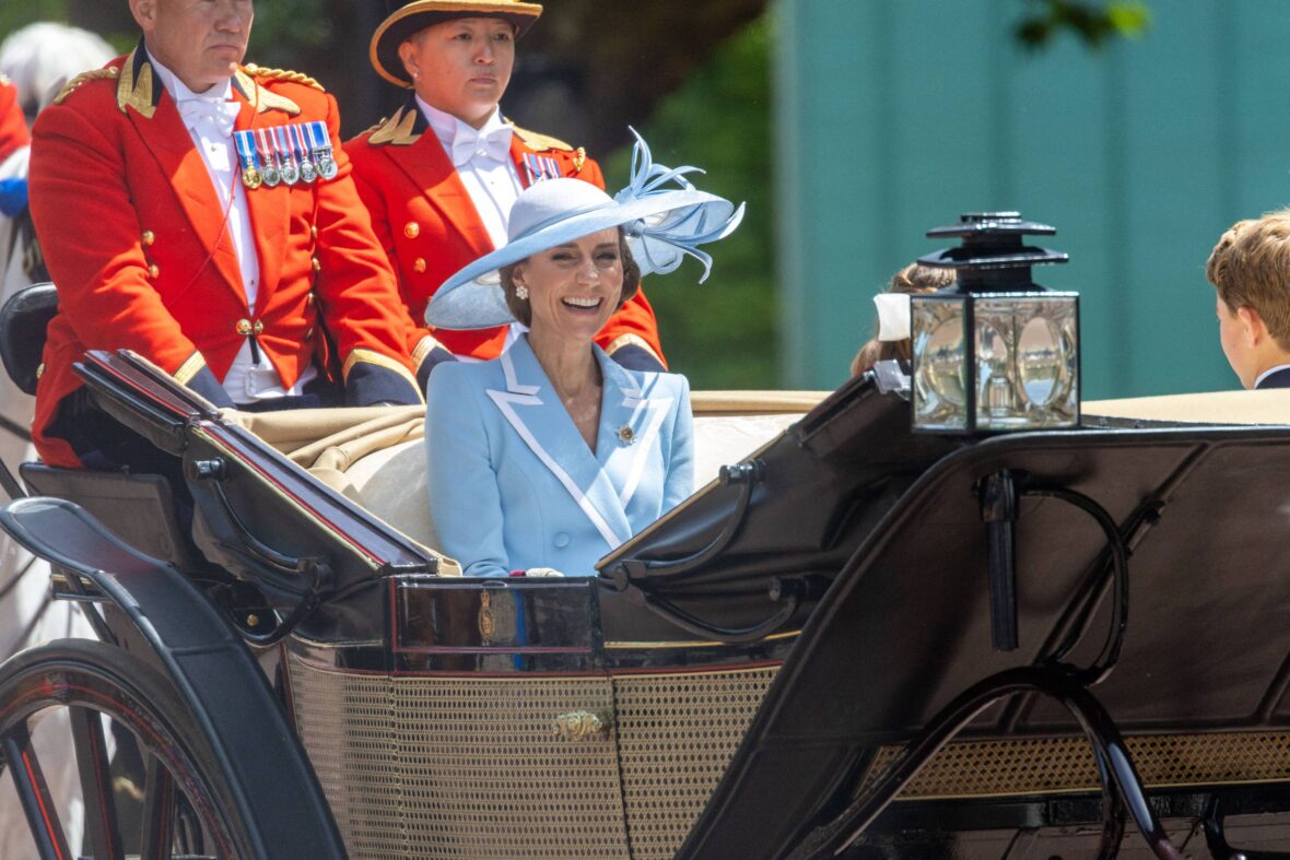 Kate Middleton’s Angry Glare Goes Viral After She And Kids Faced Boos ...